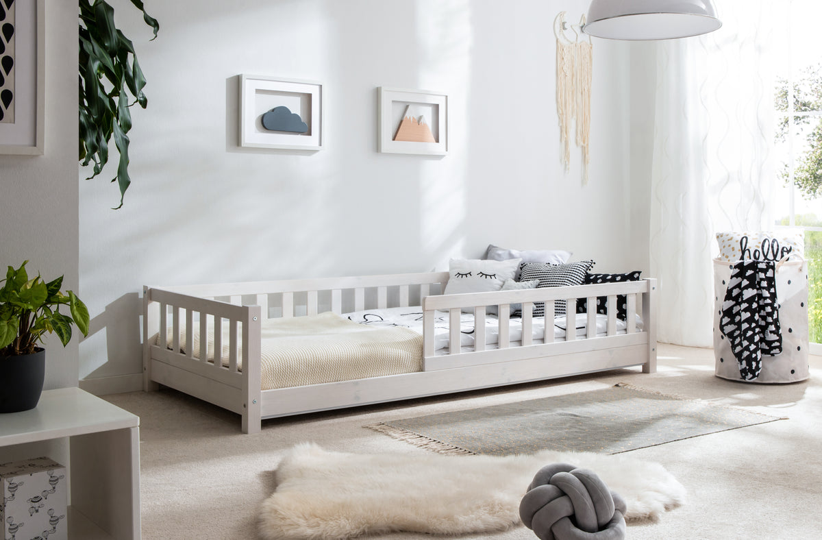 Bodenbett Einzelbett "Mio" 90x200 Kiefer Massiv– TiCAA